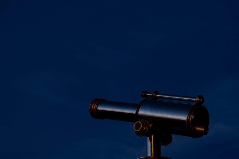 How to Use a Telescope for Beginners - A Complete Guide